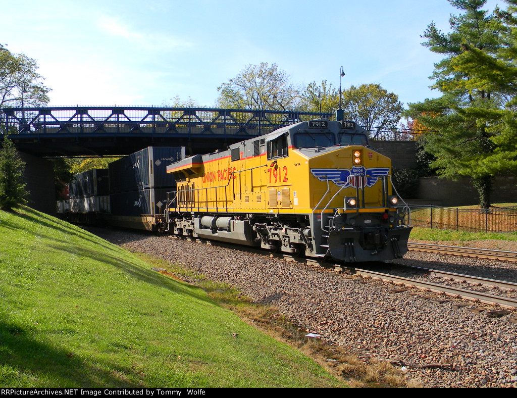UP 7912 Leads UP Train KOAMN